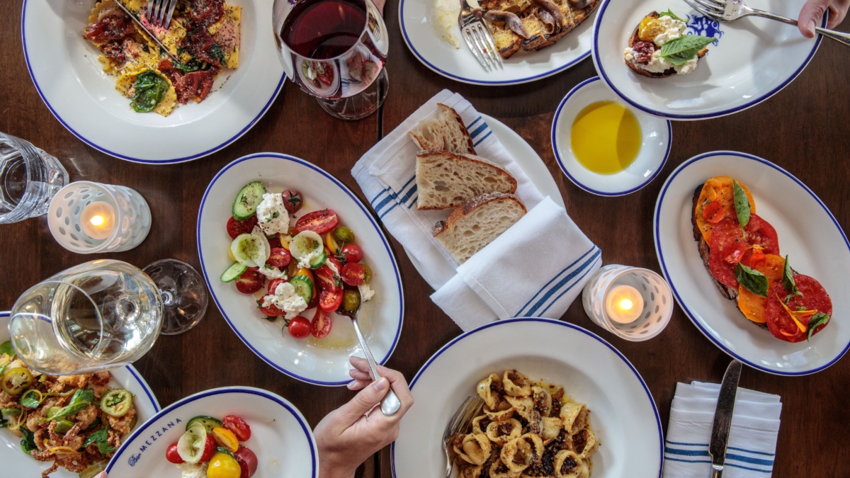 How To Get Into Sarma — Resy | Right This Way