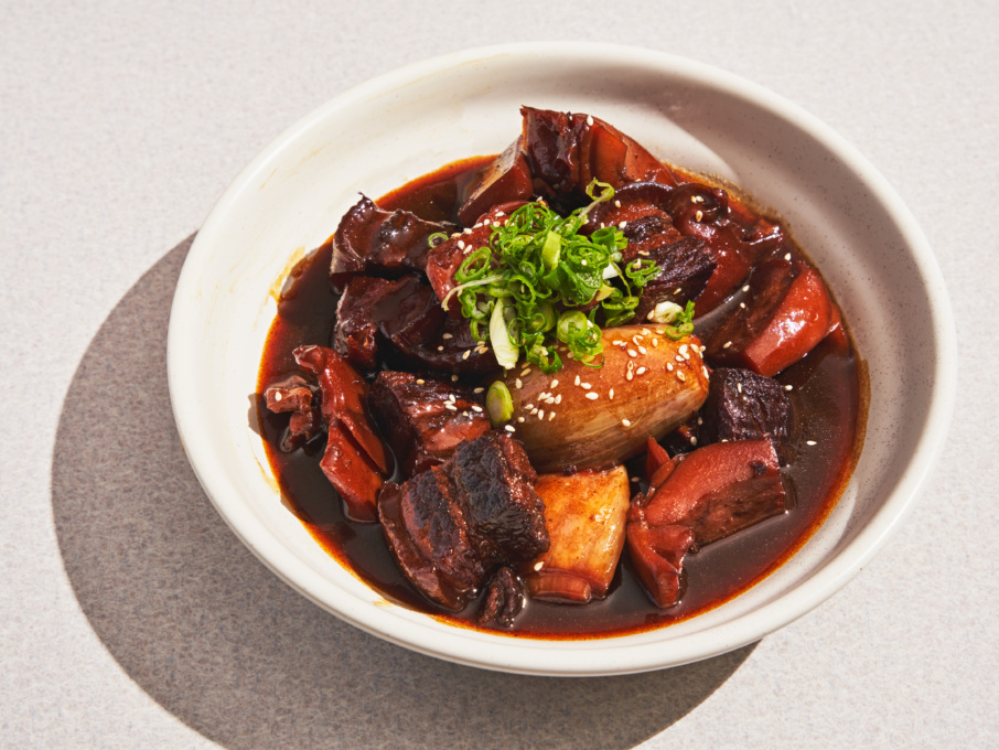 At Wenwen in Brooklyn, Eric Sze Channels the Tastes of Home — Resy ...