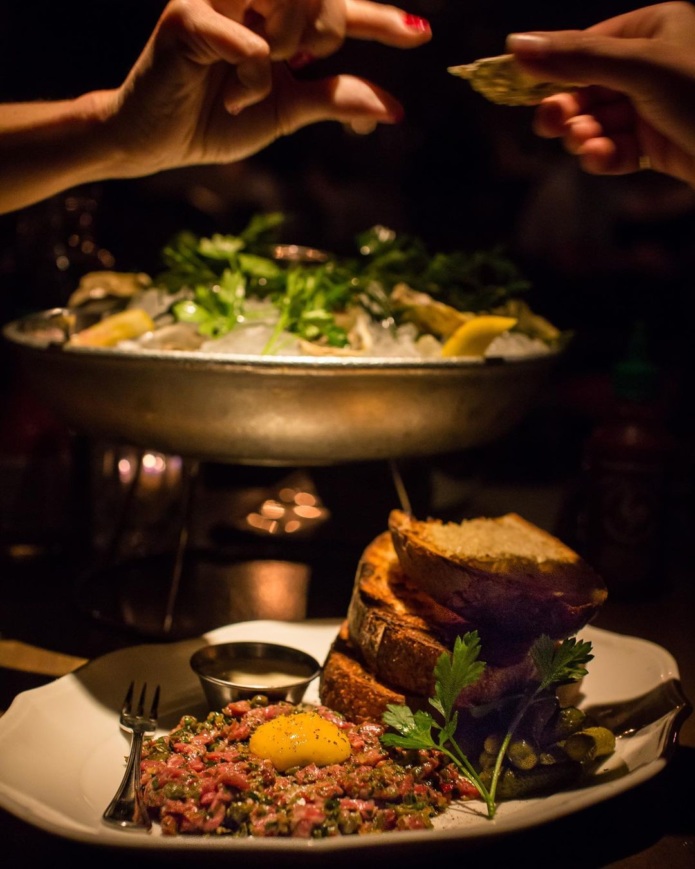 How to Get a Reservation at Bavette's in Chicago