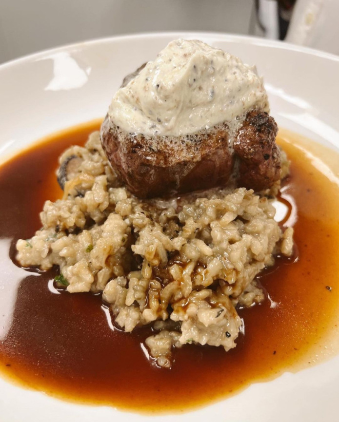 How to Get a Reservation at Halls Chophouse in Charleston