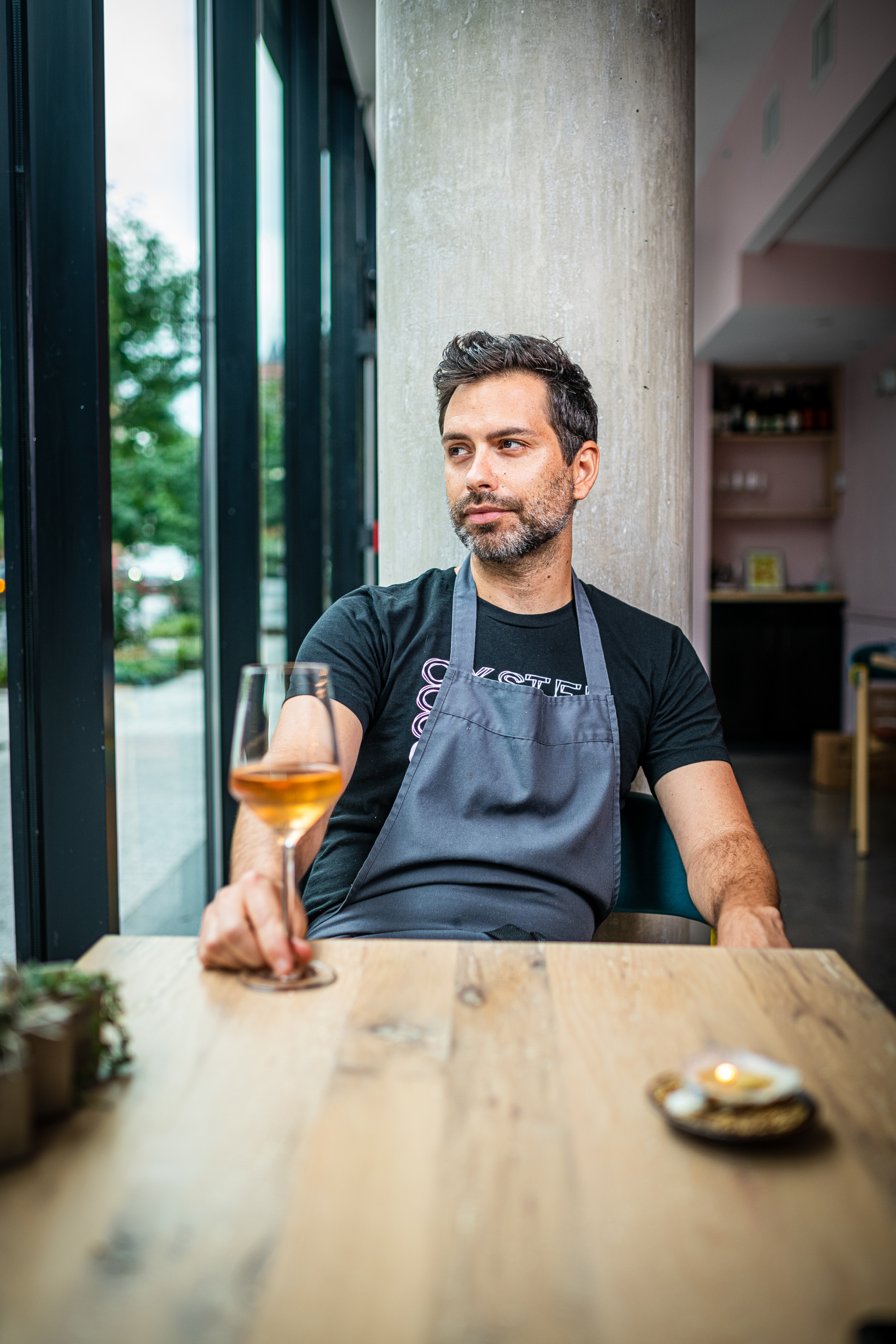 How to Score a Table at Oyster Oyster — Resy | Right This Way