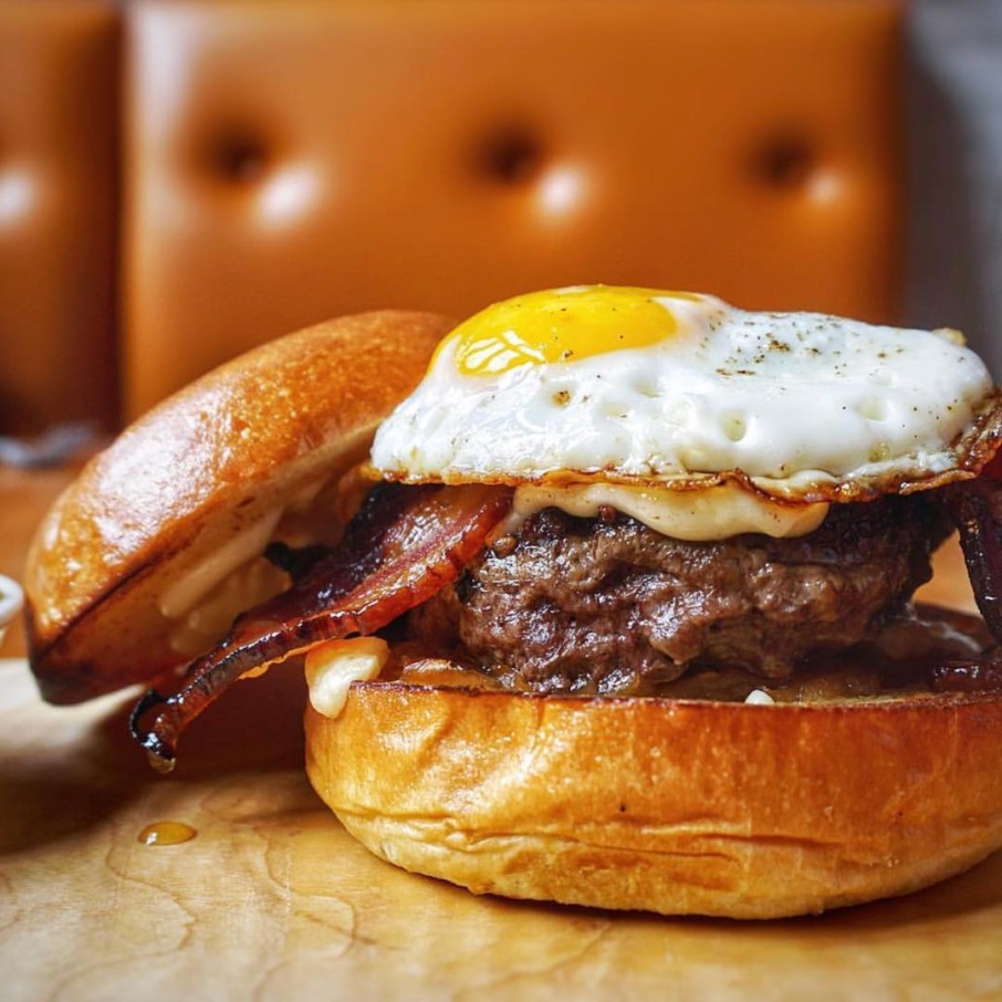 Virginia’s Is Back — and So Is That Burger — Resy | Right This Way