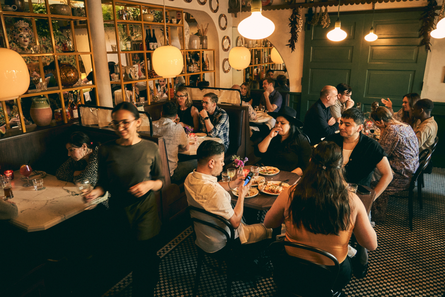 How to Get into Donna’s, L.A.'s Hot New Italian American Restaurant