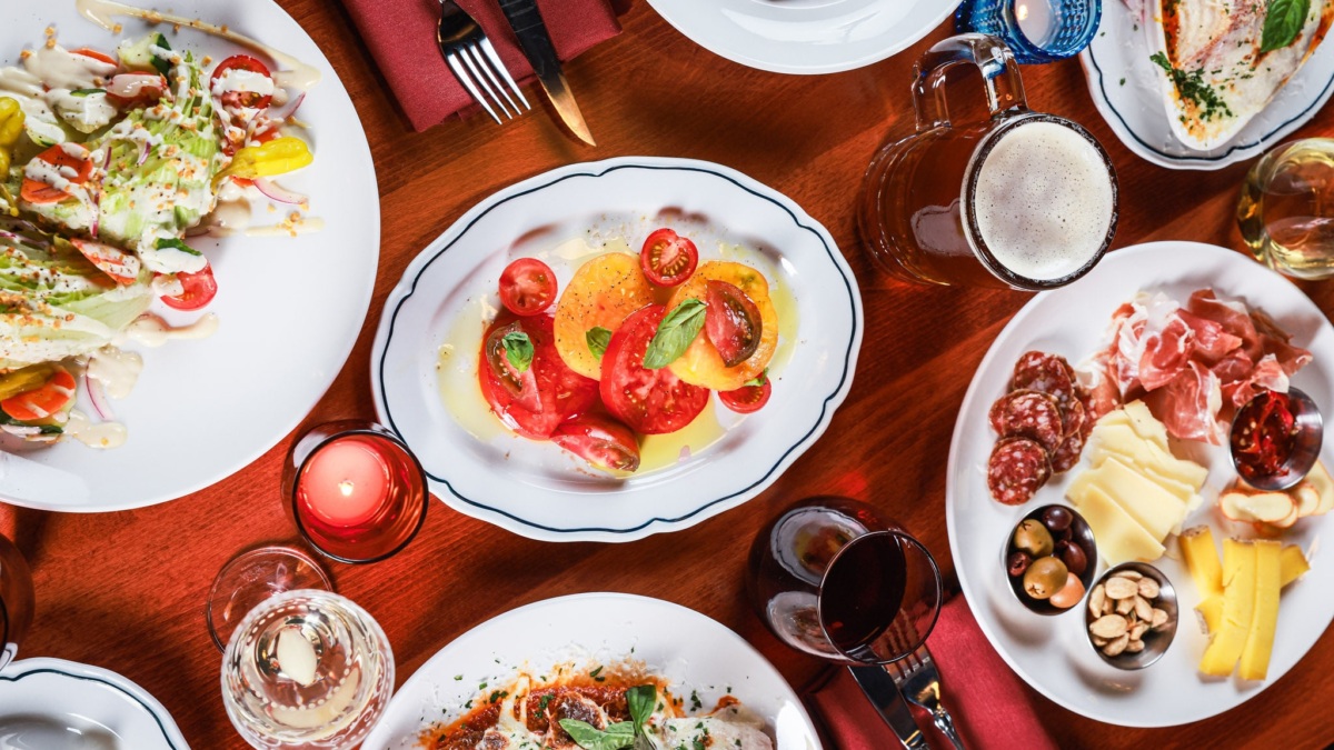 Inside Chicago's Void, Serving Old School Italian American